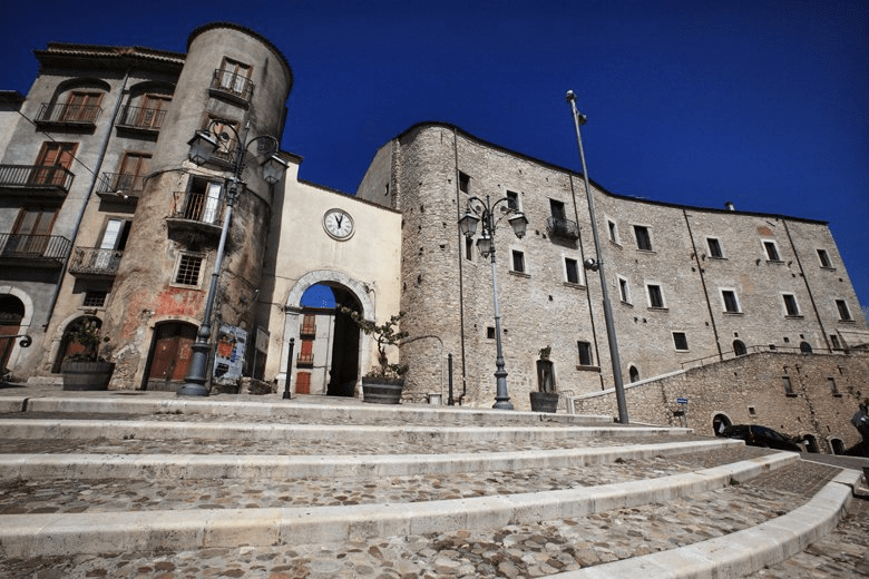 Taurasi: un paese diVino - SposIn Campania - Irpinia Wine Experience